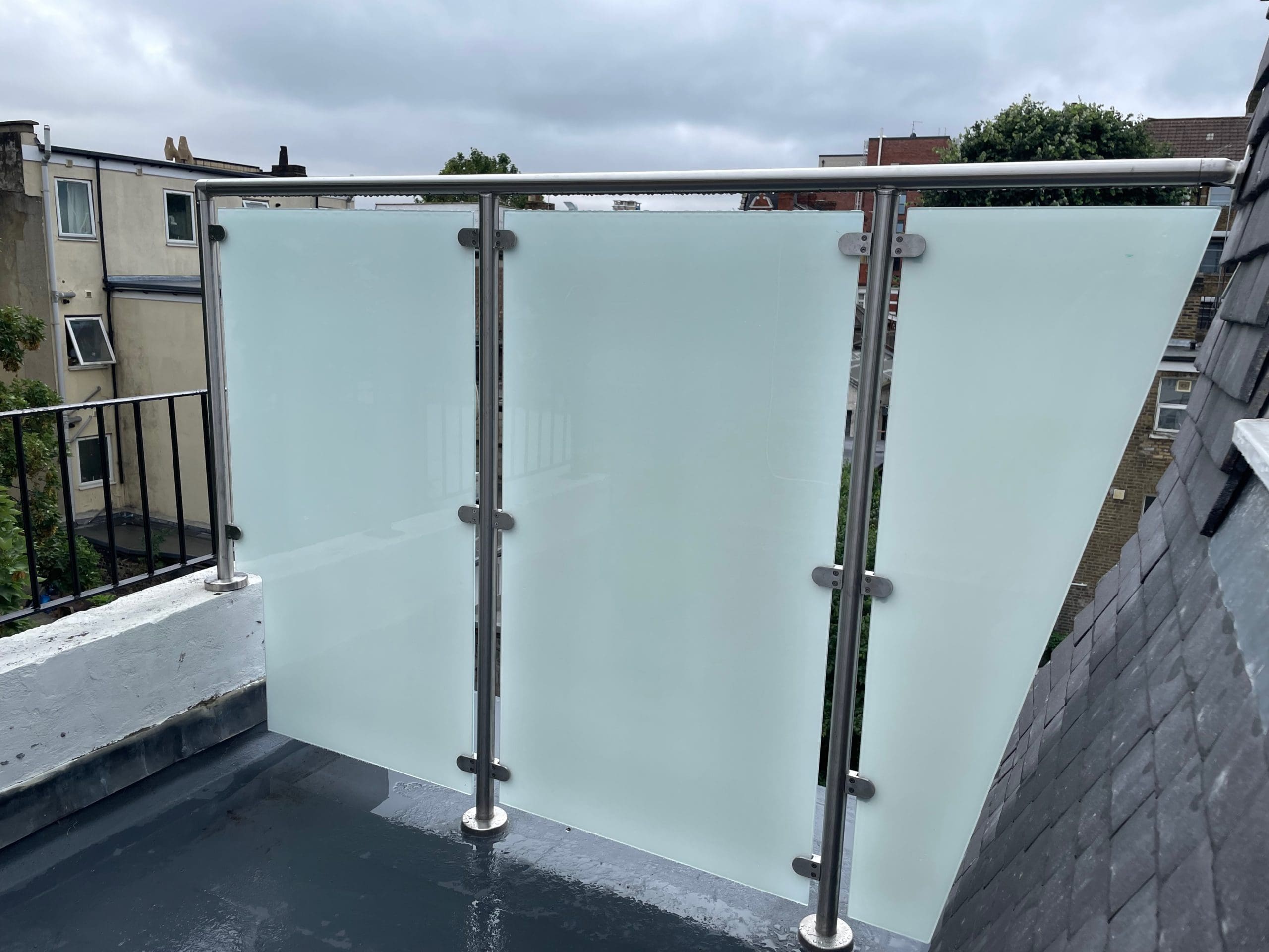 Roof Terrace Glass Balustrade Privacy Screen Enclosure - South London → ...
