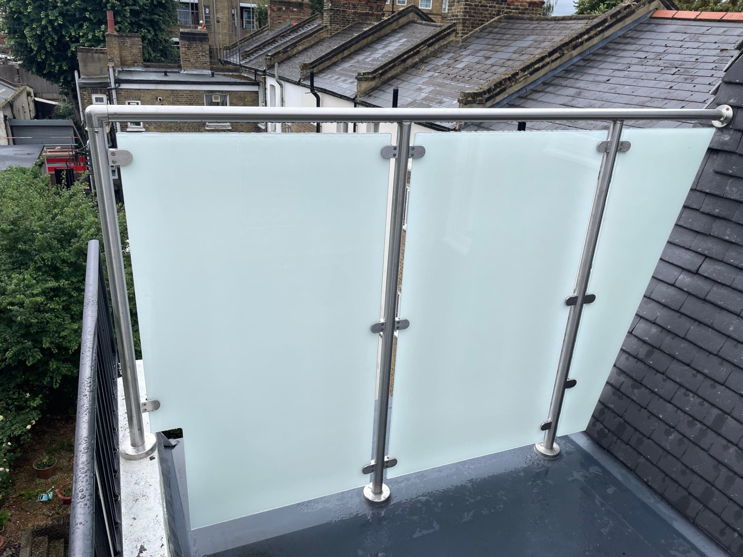 Roof Terrace Glass Balustrade Privacy Screen Enclosure - South London → ...