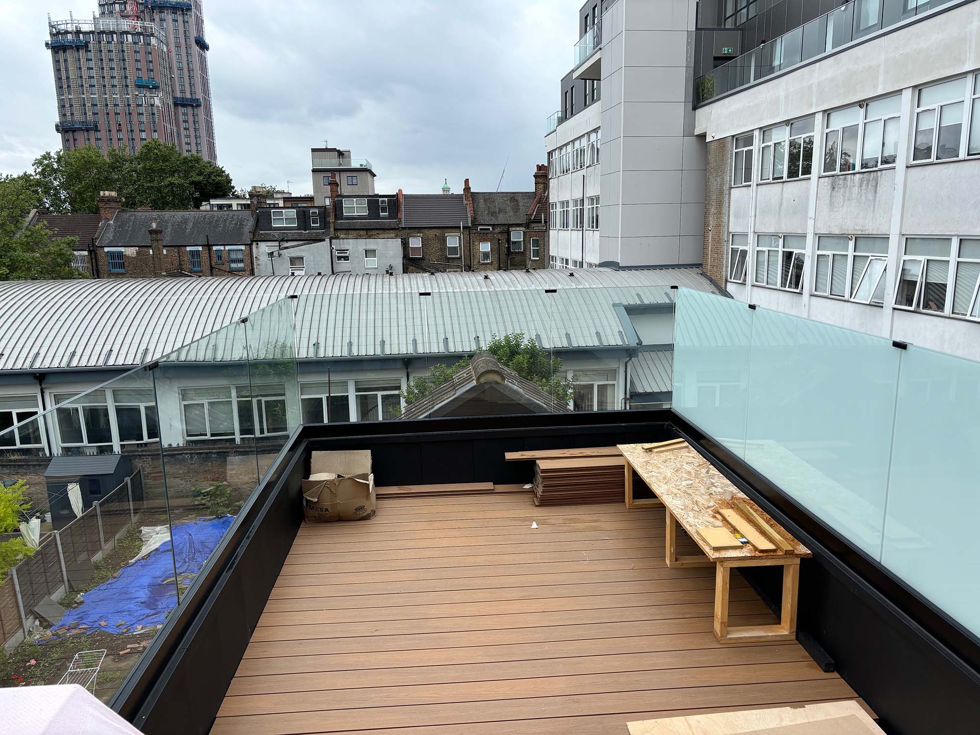 Rooftop frameless glass balustrade - Walthamstow, East London → Visage ...